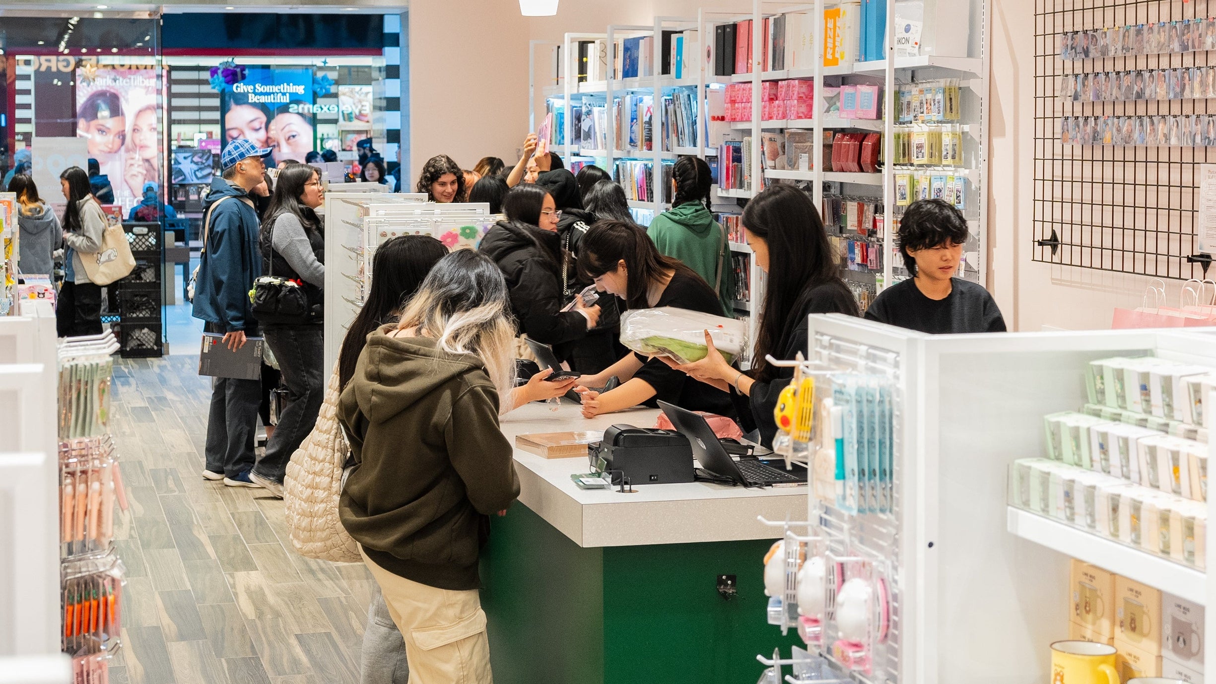 Amuse Ground About Us